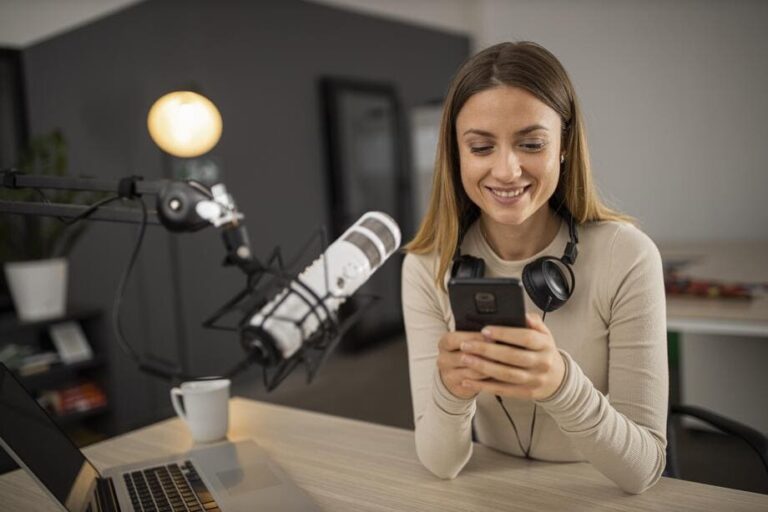 The Best Mass Texting Apps for Small Businesses in 2025